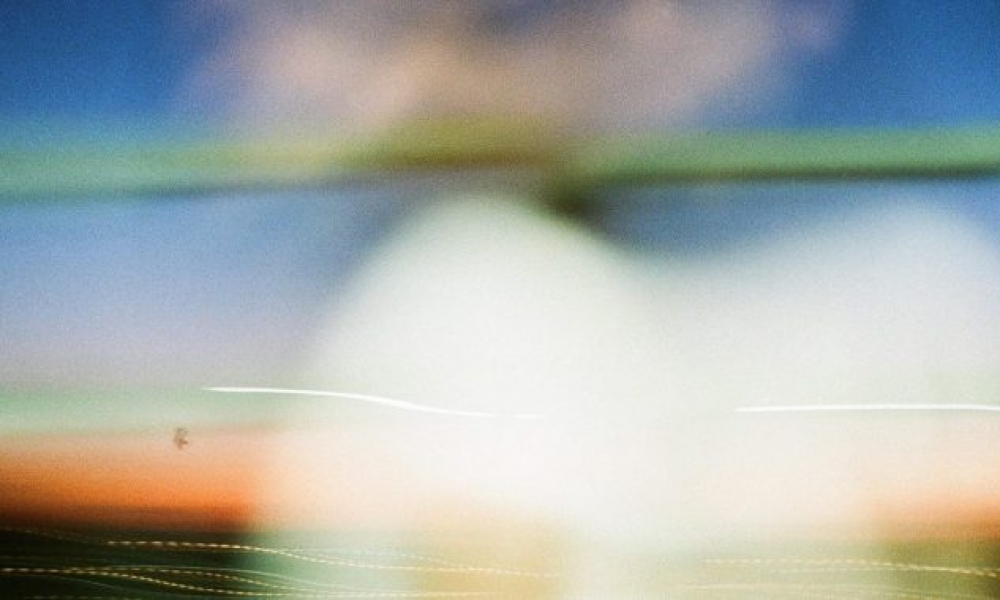 Ten Fé - Future Perfect, Present Tense Review | Indie is not a genre